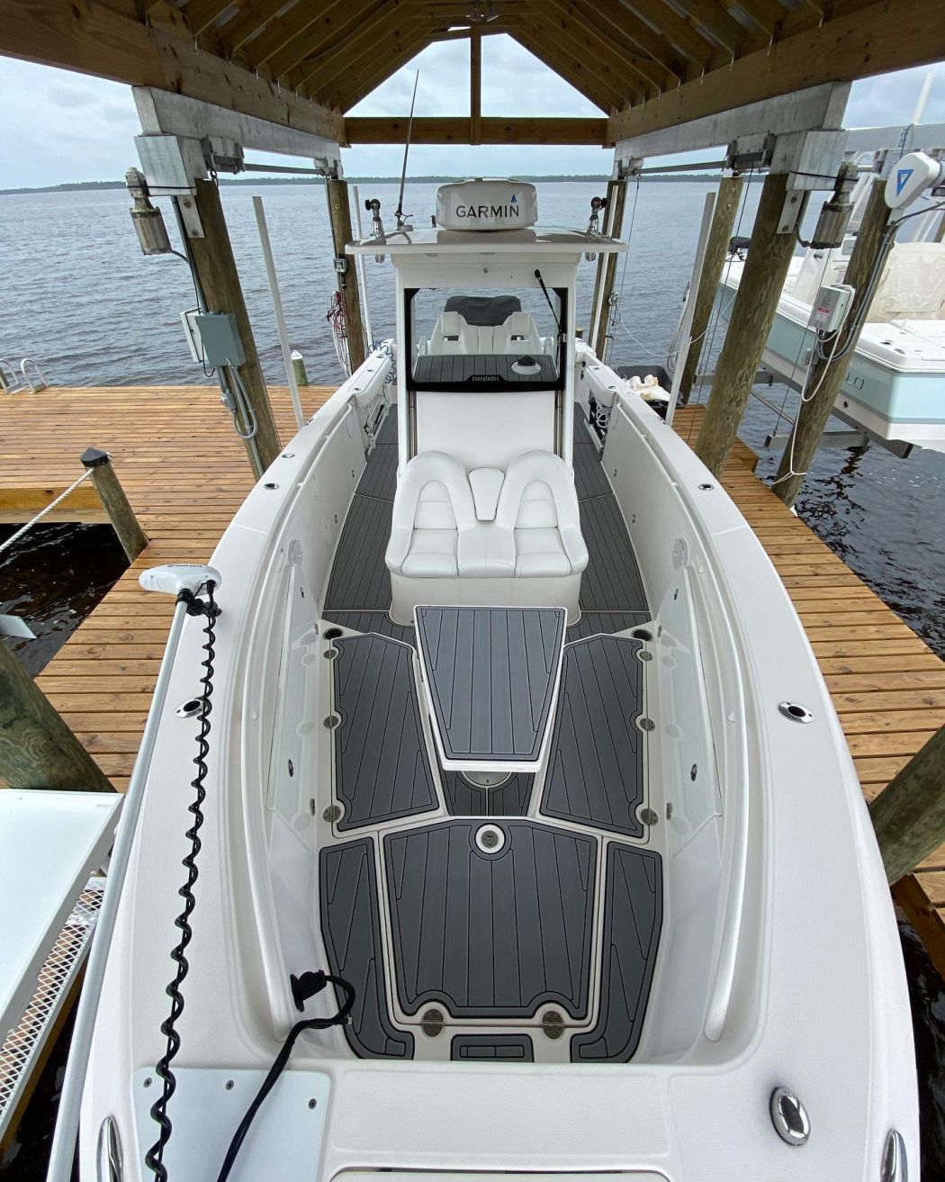 Everglades Center Console SeaDek Flooring | Castaway Customs Northwest