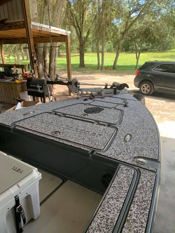 Everglades Center Console SeaDek Flooring | Castaway Customs Northwest